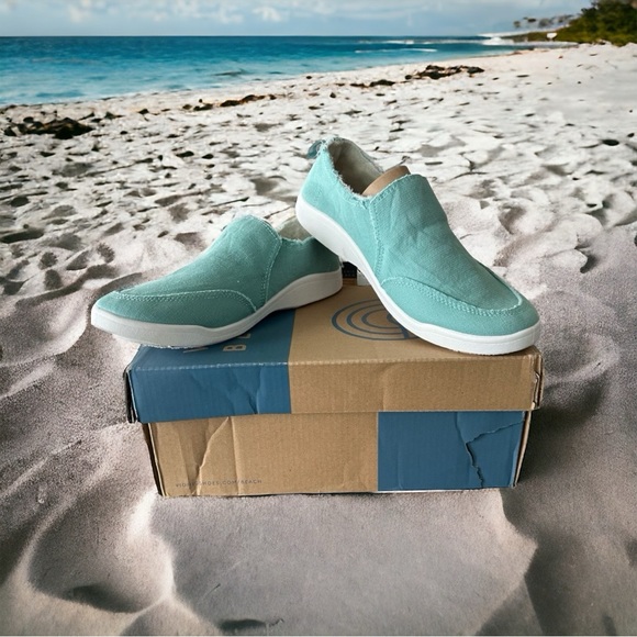Vionic | Shoes | Vionic Beach Collection Malibu Wasabi Canvas Slip On ...